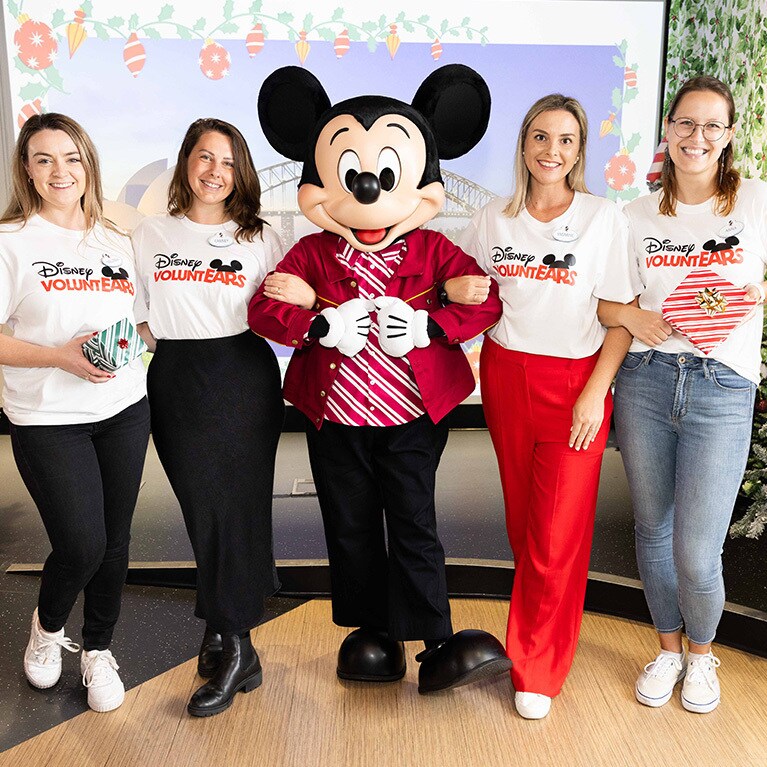 Disney VoluntEARS embrace global holiday giving as Mickey Mouse visits ...