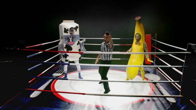 It's A Snackdown Banana-nanana-nananana vs. Mega-Moo | Disney Junior