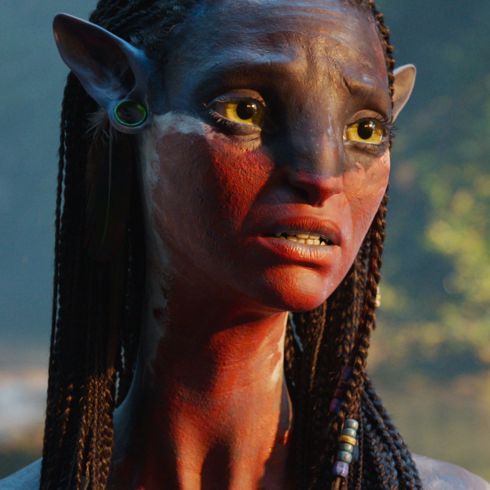 Avatar: Fire and Ash - Zoe Saldaña Interview | Avatar.com