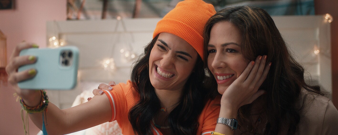 'Gina Yei': quem é quem na nova série do Disney+ | Disney Brasil