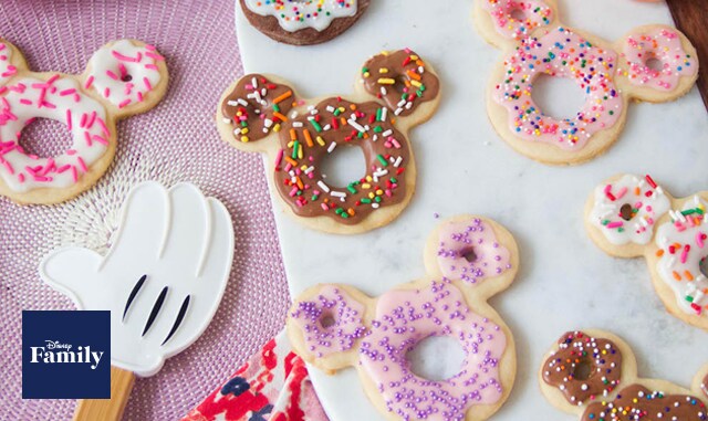 Mickey Donut Cookies Are a Magical Dessert Combo | Disney Thailand