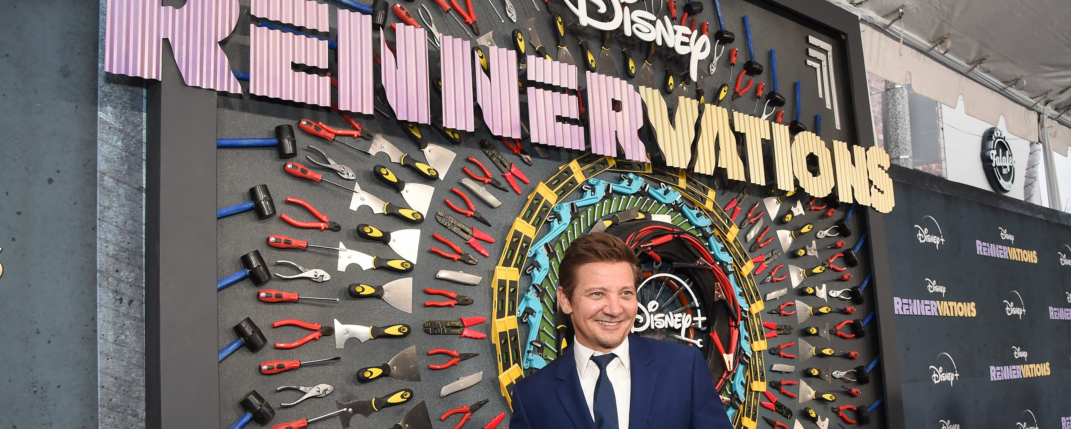 Jeremy Renner Walks The Red-Carpet At The World Premiere And FYC ...