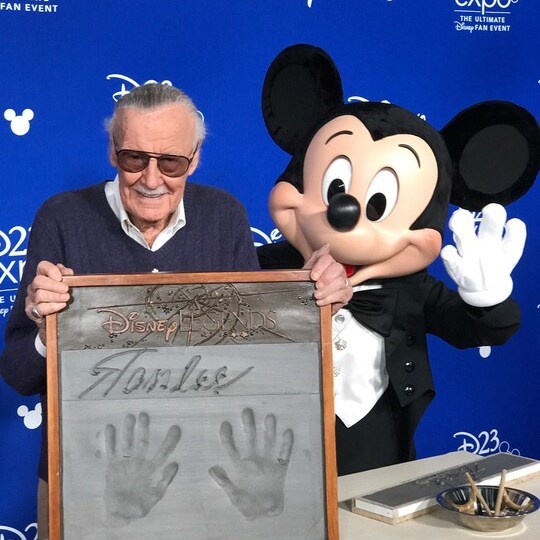 Quem foi Stan Lee, um dos criadores do Universo Marvel Comics | Disney ...